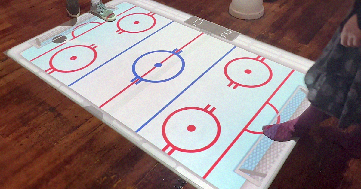 Give visitors a virtual ice hockey experience! | LUMOplay