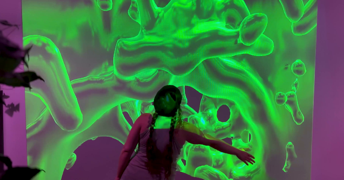 This 3D slime wall is perfect for your next Halloween party! | LUMOplay